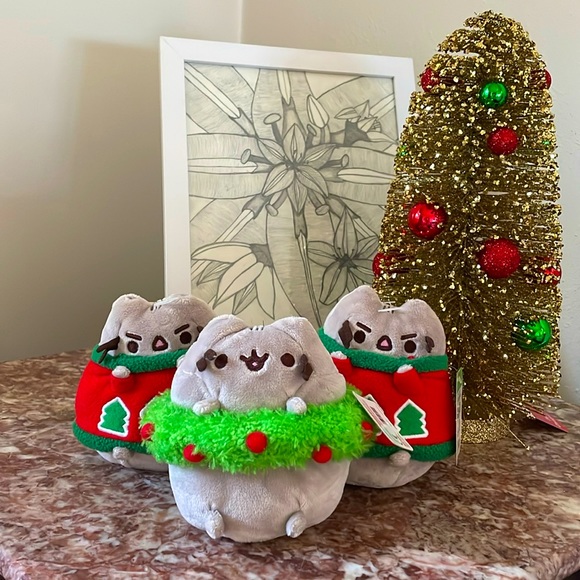 Pusheen | Toys | Merry Christmas Pusheen Small Size | Poshmark